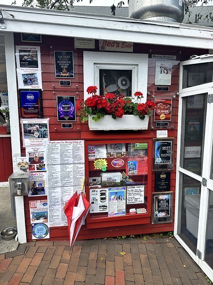 "Awards galore at Red's Eats! This tiny titan of taste has more accolades than a Hollywood star. Time to see what all the fuss is about!"