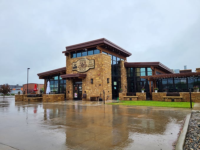 Stone-cold awesome! This Rib & Chop House proves you can have your steak and eat fish too.