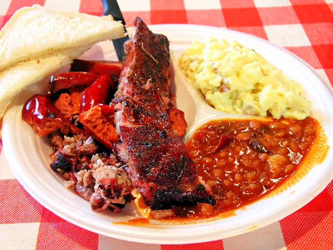 Behold, the BBQ motherload! This platter is what food dreams are made of. It's so beautiful, it could make a vegetarian weep.