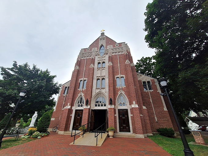 Heavenly architecture alert! This church is so photogenic, it might make you consider a career change to wedding photography.