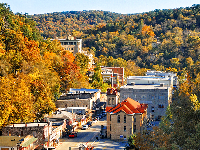 Autumn in Arkansas never looked so good! Eureka Springs puts on a show that'd make Bob Ross reach for his paintbrush.
