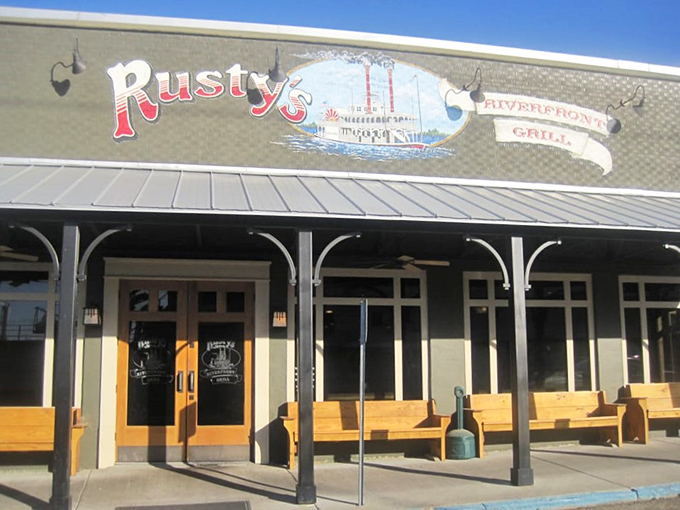 All aboard the flavor express! Rusty's riverboat mural promises a voyage into deliciousness that would make Mark Twain proud.