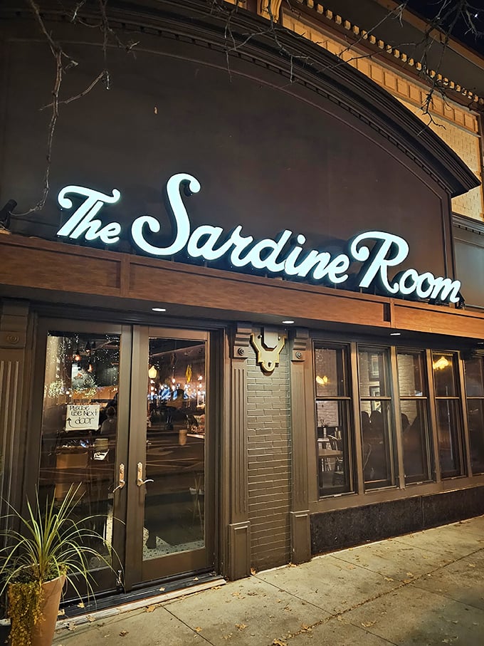 The Sardine Room: Don't let the name fool you &ndash; it's roomier than your grandma's purse and twice as stylish!