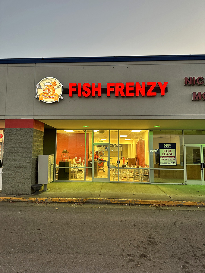 Night or day, Fish Frenzy's sign shines like a lighthouse for landlocked seafood lovers. Your taste buds are about to go overboard!