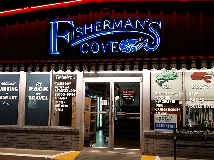 By day, a seafood market. By night, a flavor fiesta. Fisherman's Cove is the Clark Kent of seafood spots.