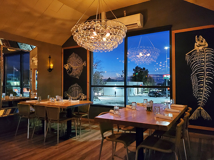 Sleek on the outside, seafood paradise on the inside. Harbor is where landlocked dreams of ocean feasts come true.