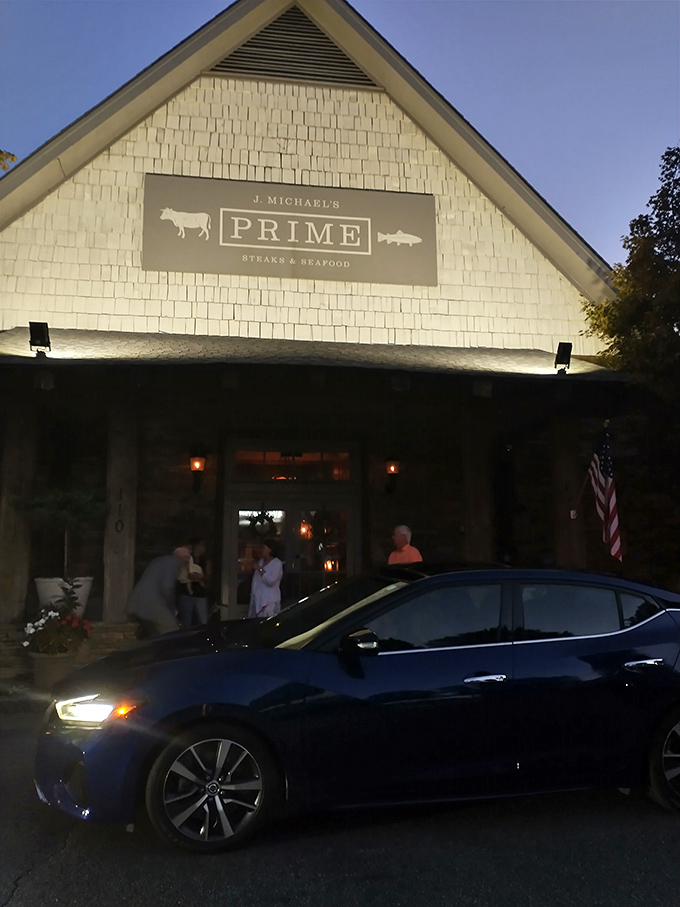 Steak night just got an upgrade! J Michael's cozy-chic atmosphere is the perfect backdrop for a meat-lover's culinary adventure.