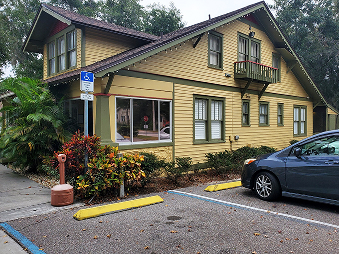 Where history meets flavor in every bite. PizzAmor&eacute;'s pies are like edible postcards from a delicious Italian vacation.