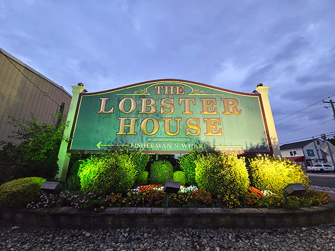 Sunset views and seafood that makes you say 'ahoy!' The Lobster House is where maritime meets magnificent on a plate.