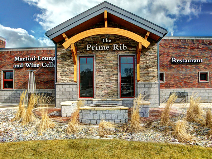 Wine not try some seafood? This Prime Rib spot is serving up ocean flavors with a side of sophistication.