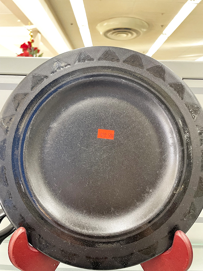 Is it a plate or a work of art? At these prices, why not make it both for your next dinner party?