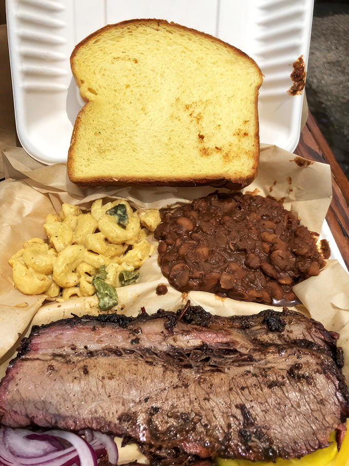 A brisket so beautiful, it could make a vegetarian weep. Paired with mac 'n' cheese that's creamier than a Beach Boys ballad.