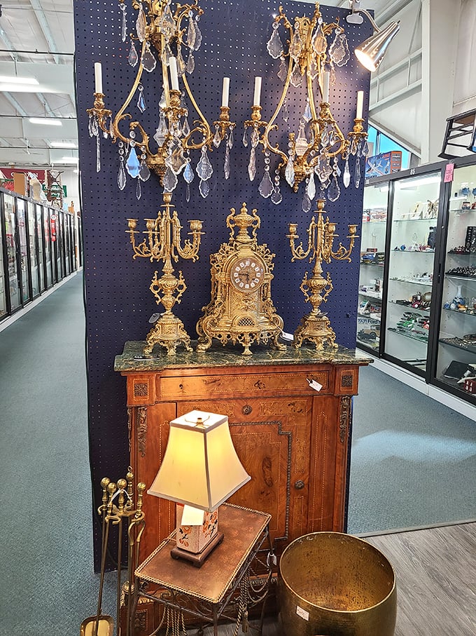 Feeling fancy? This golden ensemble could turn your living room into Versailles faster than you can say "Let them eat cake!"