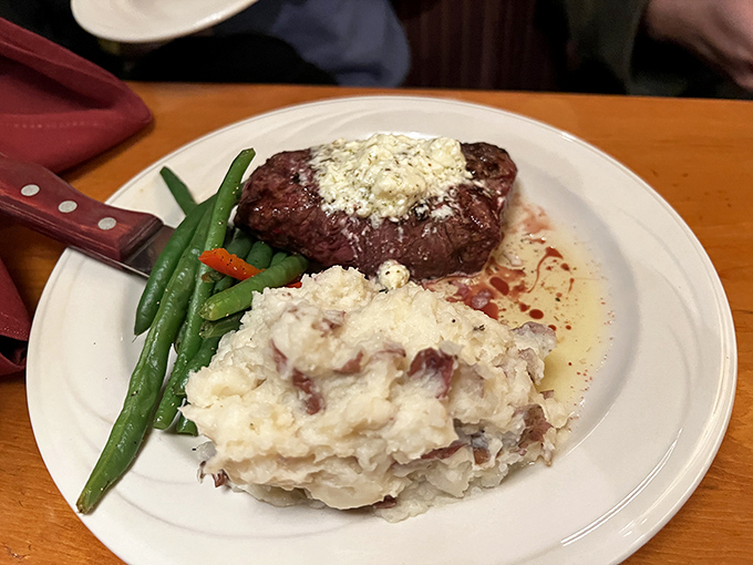Fillet mignon meets its soulmate: a heap of heavenly mashed potatoes. It's a romance for the ages, folks.