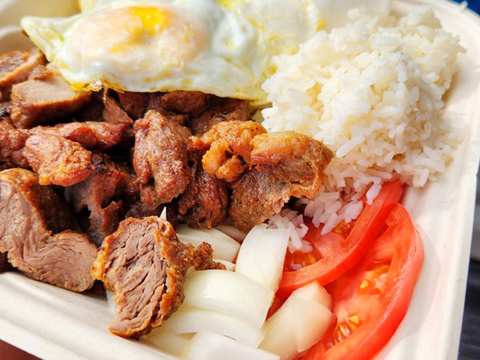 Who needs a rooster when the aroma of this fried pork and eggs can wake you up better than any alarm?