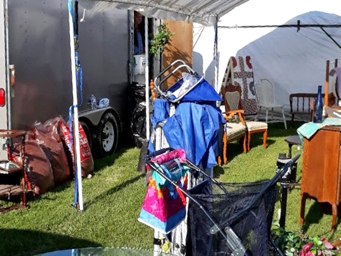 From shabby chic to retro sleek, this furniture free-for-all is a time-traveler's dream. Your next statement piece is waiting!