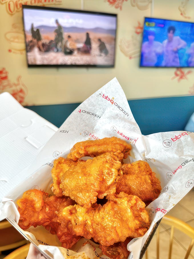 Golden-fried perfection that would make Colonel Sanders weep with envy. These honey garlic morsels maintain their crispiness while watching TV &ndash; a multitasking miracle.