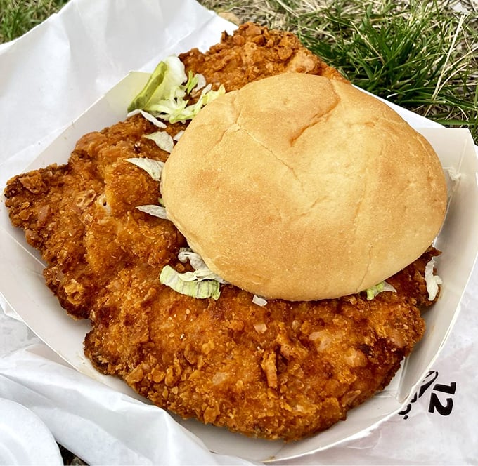 The bun-to-meat ratio here is like trying to cover a king-sized bed with a washcloth&mdash;gloriously, deliciously impossible.