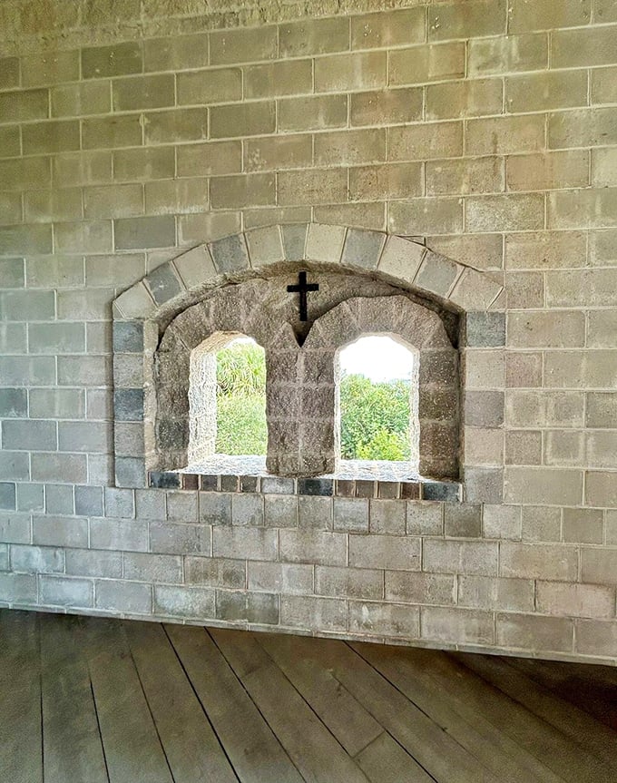 Peek-a-boo windows with a touch of divine inspiration. These arched openings frame glimpses of Florida's verdant landscape like living paintings.