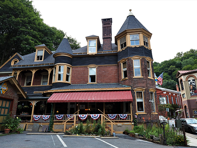 The Dolon House isn't just a Victorian mansion&mdash;it's architectural dessert, with turrets and gingerbread trim that would make Martha Stewart swoon.