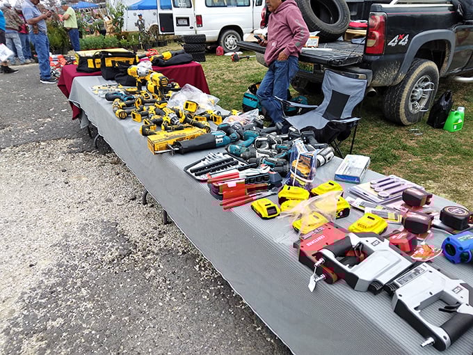 DIY dreams come true! This table of tools is like a hardware store had a yard sale. From weekend warriors to seasoned pros, there's a gadget here for every project.