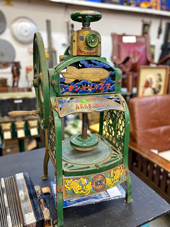 Ice, ice, baby! This vintage shaver is the coolest cat in town, ready to serve up some frosty nostalgia one crank at a time.