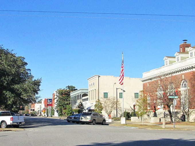 Small town, big personality! Eufaula's downtown is like your favorite pair of jeans - comfortable, familiar, and always in style.