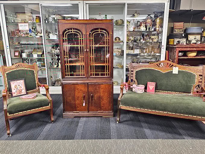 Mid-century modern meets vintage chic. These chairs are ready to host your next Mad Men marathon or swanky cocktail hour.