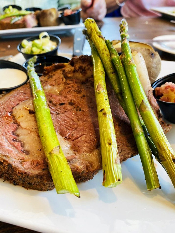 A plate that screams "I'm ready for my close-up!" Prime rib and asparagus: the Fred Astaire and Ginger Rogers of the culinary world.