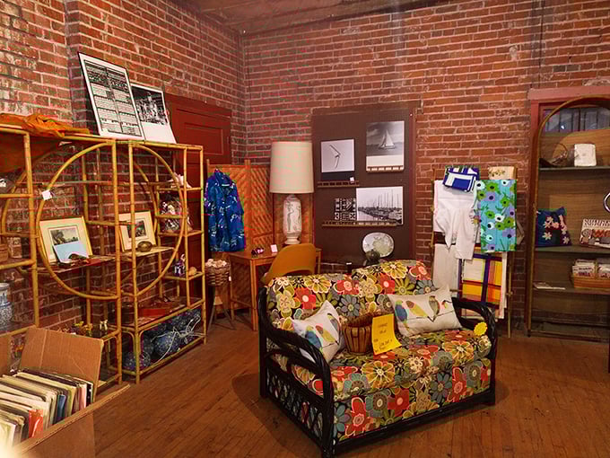 That floral sofa's straight out of "The Brady Bunch" living room. Groovy, baby! Just don't expect to find Greg hiding behind it.