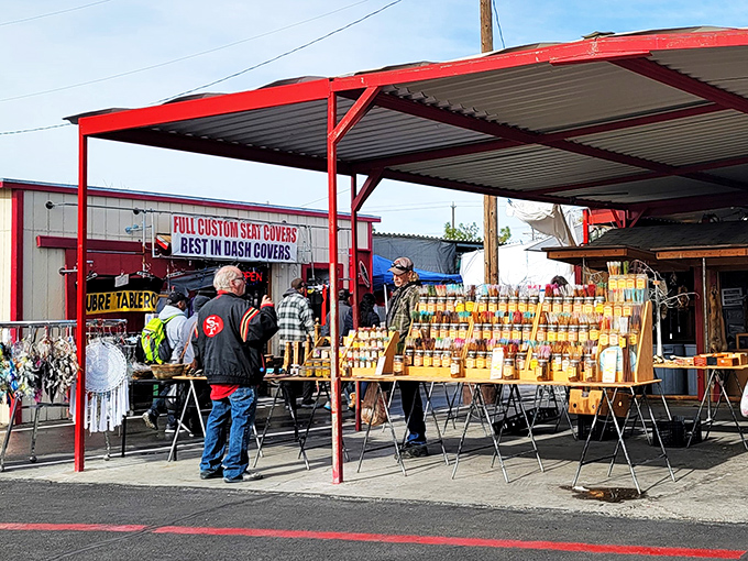 People-watching paradise! This snapshot of market life is like a real-life Where's Waldo, minus Waldo but with plenty of characters to spot.