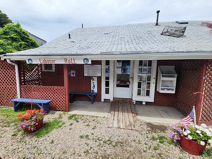 The Lobster Pool: Where 'sea-to-table' isn't just a buzzword. Fresh catches and sunset views make for an Instagram-worthy feast.