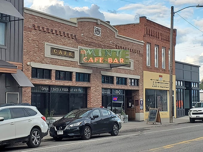 The Mint's vintage sign is like a bat signal for steak lovers. Answer the call, and your taste buds will thank you.