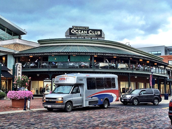 Part underwater grotto, part swanky eatery. Mitchell's is where mermaids would go for their anniversary dinner!