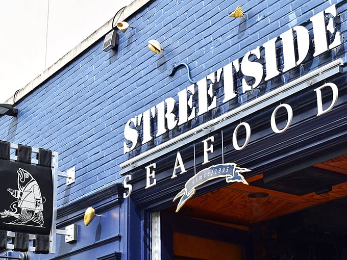 Streetside Seafood: Where Birmingham gets a taste of the coast. No seagulls included, but the flavors will transport you!