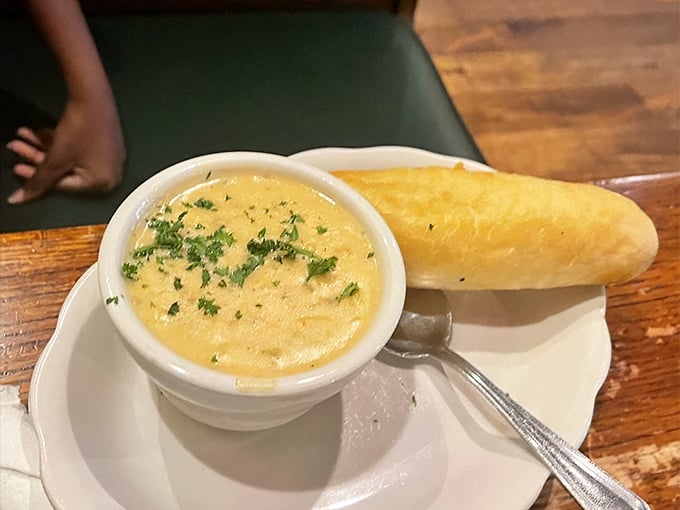 They say it's the best clam chowder in town, and my taste buds are inclined to agree. That bread looks ready for dunking duty!
