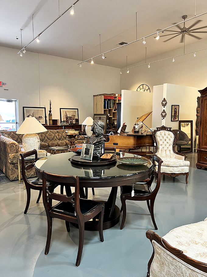 Dinner party, anyone? This elegant dining set is ready to host your next soir&eacute;e &ndash; or just make your TV dinners feel a bit more fancy.