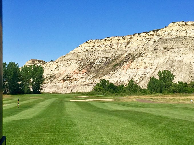 Fore! Or should we say, "Yee-haw!"? Tee off against a backdrop so stunning, you might forget to swing. Golf meets the great outdoors in Medora.