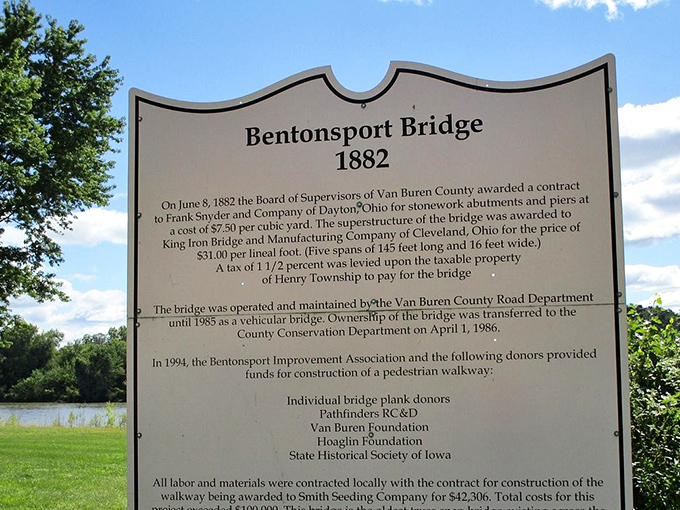 History buffs, rejoice! This sign is like a CliffsNotes version of Bentonsport's past. No pop quiz at the end, we promise.