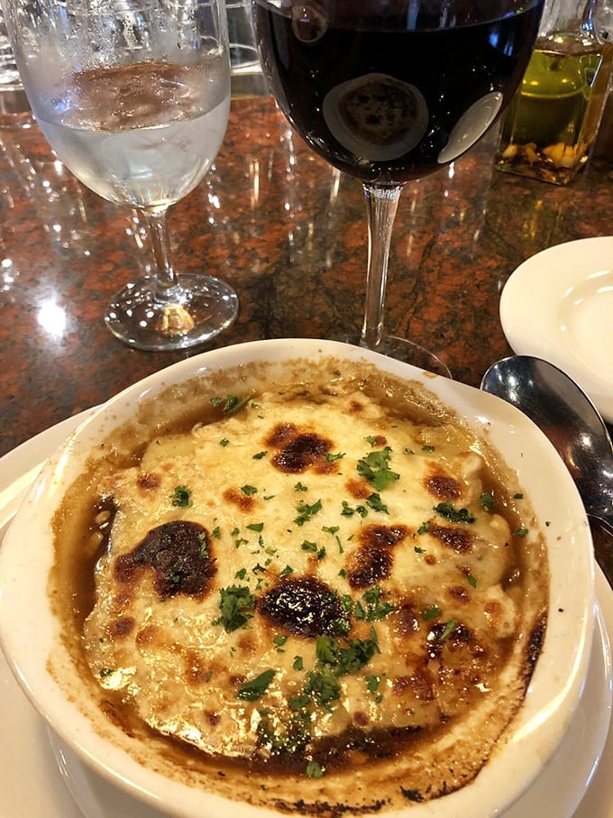 Wine and dine like a Proven&ccedil;al local. This onion soup and wine pairing is the ultimate French kiss for your taste buds.