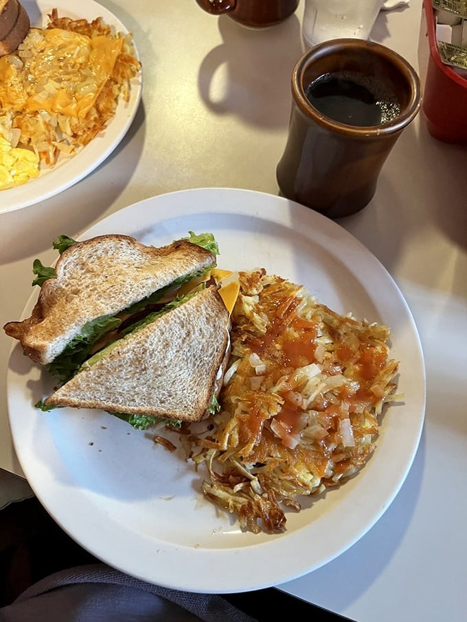 The breakfast sandwich that puts your sad desk lunch to shame. Paired with golden hash browns, it's a dynamic duo of deliciousness.