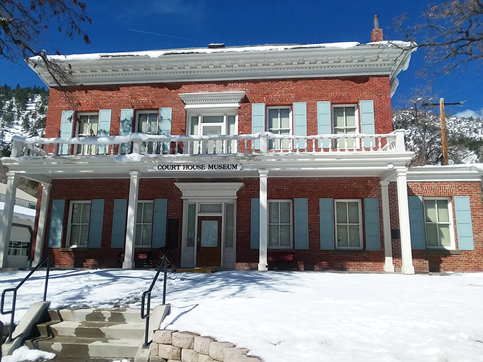 Justice never looked so charming! The Court House Museum is a slice of history wrapped in red brick and white trim.