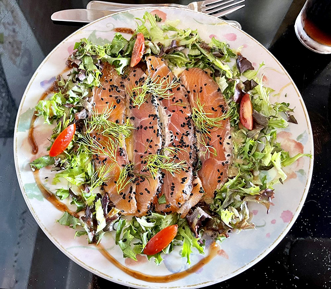 Gravlax so pretty, it could be in a museum. But trust me, your stomach will appreciate this masterpiece more than any art gallery.