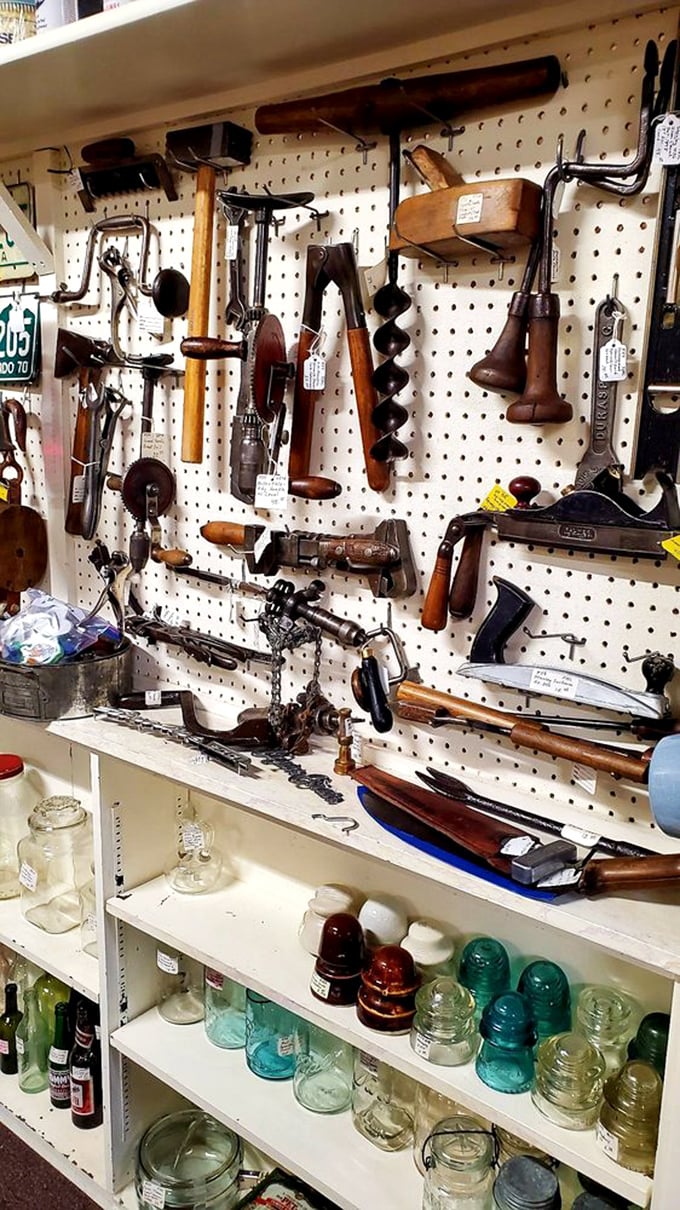 Tool time! These vintage gadgets might not impress Tim "The Tool Man" Taylor, but they'll definitely make your inner DIY enthusiast swoon.