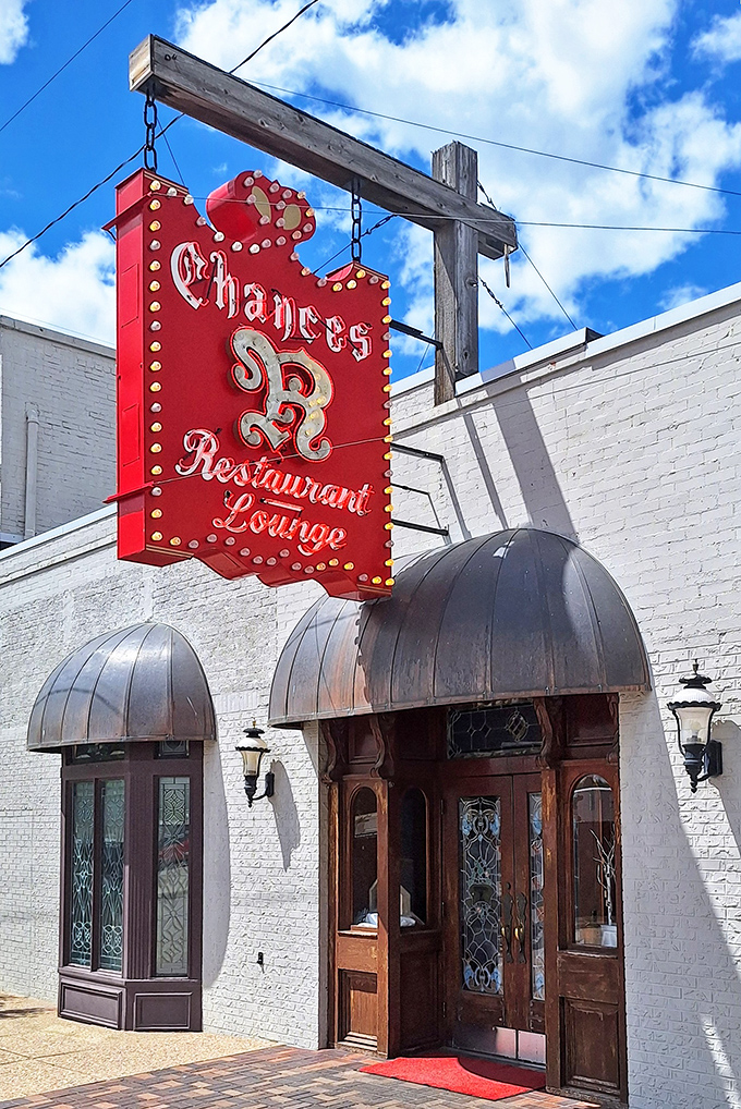 Chances "R" you'll fall in love with this retro gem. It's like your cool grandma decided to open a steakhouse &ndash; complete with killer pot roast and sassy waitresses.