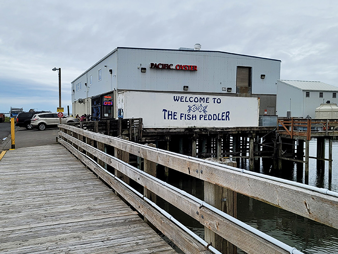 Fish Peddler's Market: Part market, part diner, all delicious. It's like a seafood lover's theme park!