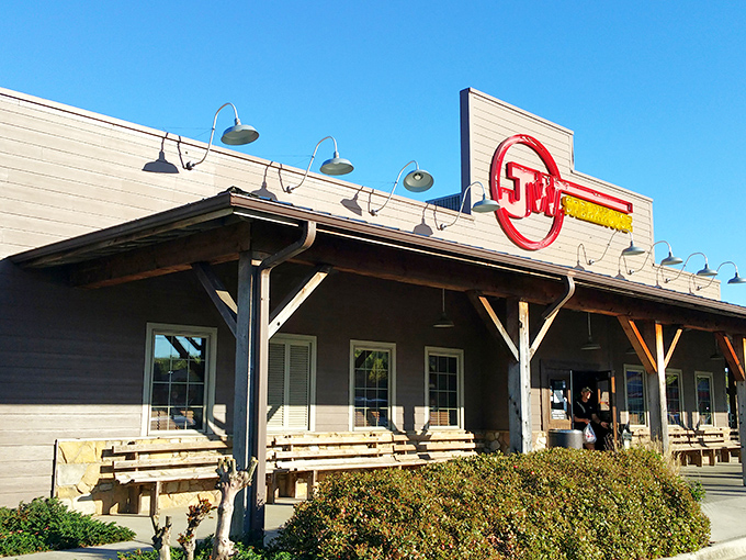 JW Steakhouse: Unassuming on the outside, a carnivore's dream on the inside. It's like finding a secret level in a video game!