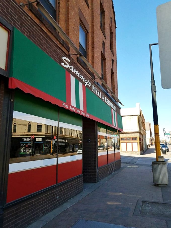 Sammy's Pizza's retro sign: Green, white, and red &ndash; it's like the Italian flag waving you in for a pizza party.