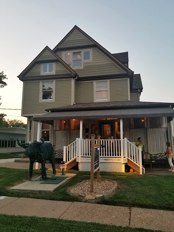 Home sweet steak home! Citizen Kane's charming exterior invites you to a beefy block party where every cut is the guest of honor.