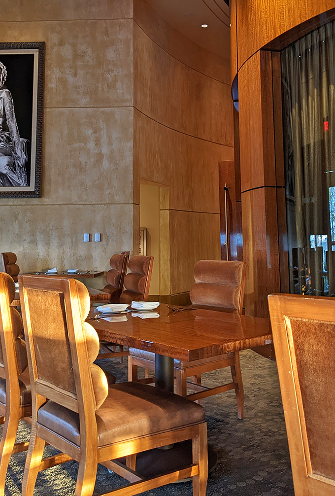 Lights, camera, appetite! Final Cut Steakhouse turns dinner into a red-carpet affair for your taste buds.